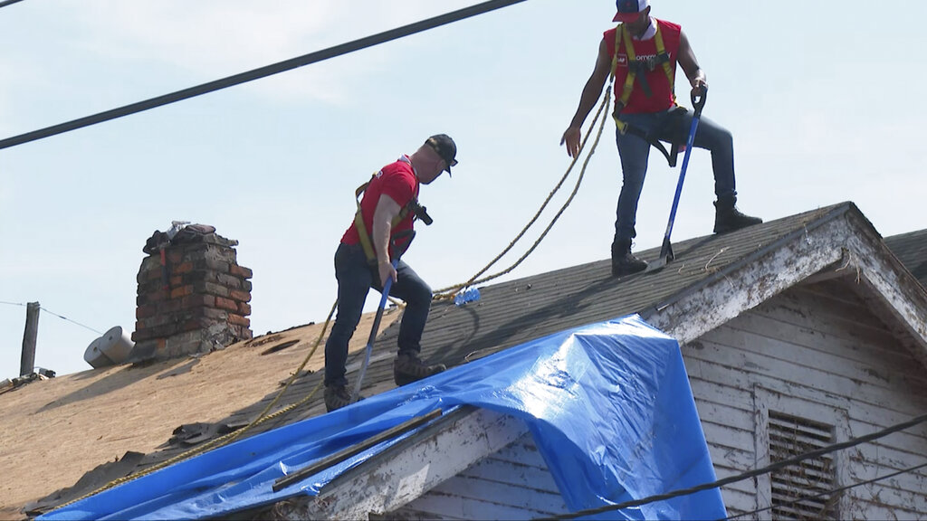 ‘Captain America’ Swoops in to Fix Hurricane-Hit Roofs in New Orleans