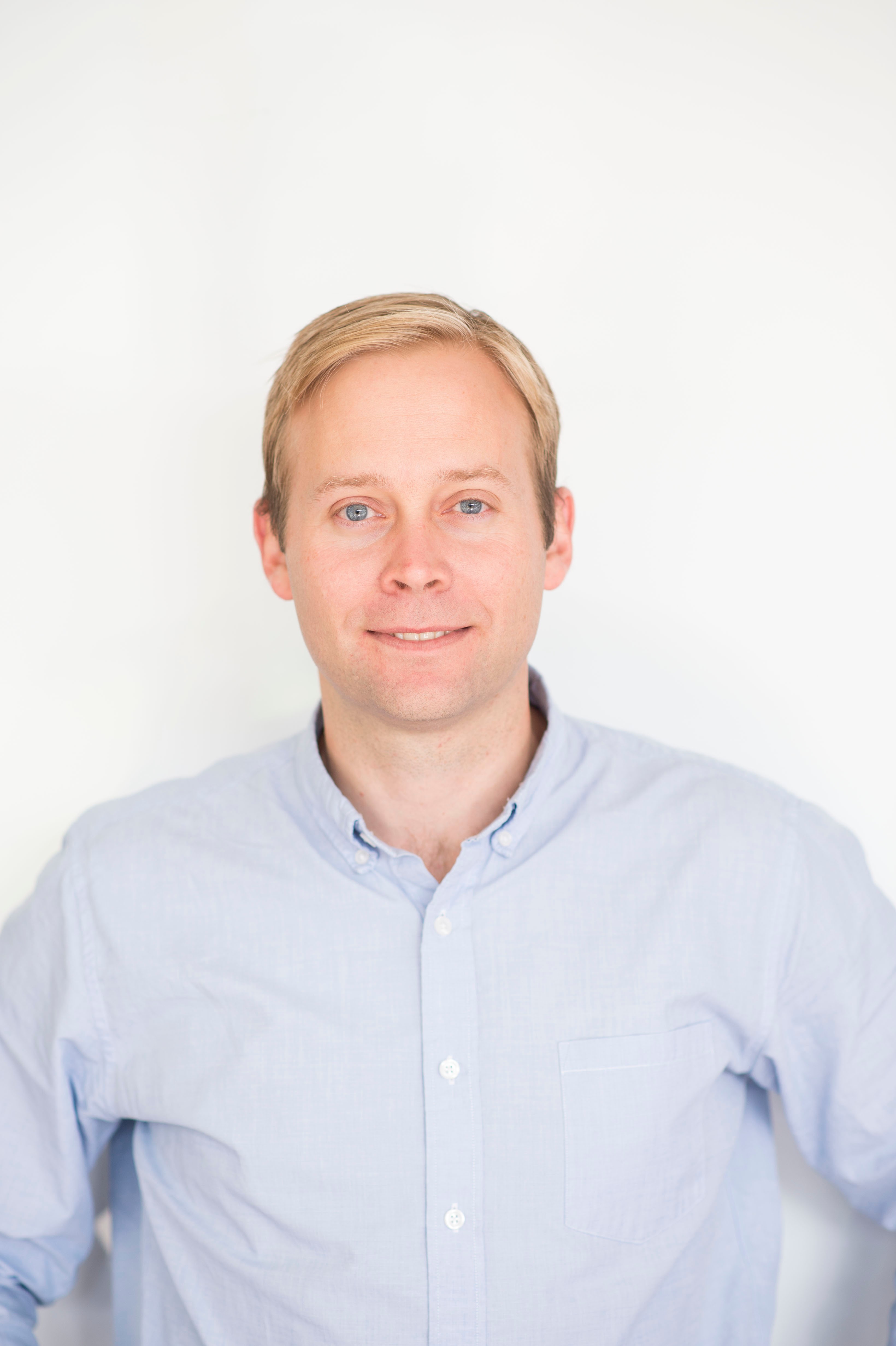 From Smart Algorithms to Smart Contracts